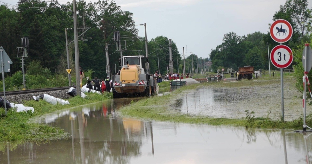 Katastrophe In Moosburg Hochwasser Aktuell Die Lage Spitzt Sich Zu